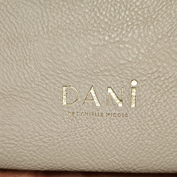 Danielle Nicole | Accessories | Wallet | Poshmark